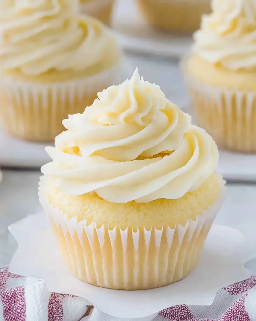 Easy Vanilla Cupcakes Recipe